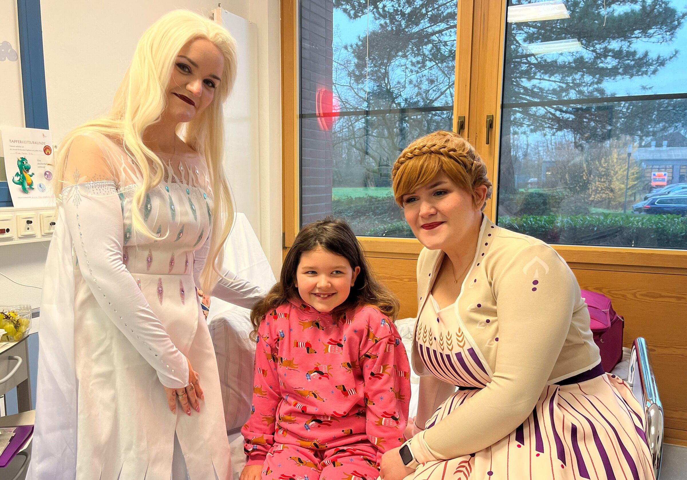 Anna und Elsa in der Kinderklinik | St.-Clemens-Hospital Geldern